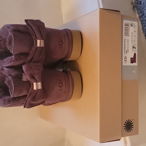 UGG | Shoes | Ugg Star Girl Sparkling Boot Burgundy In Color | Poshmark
